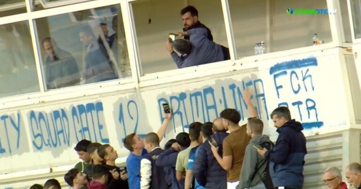 Φοβερή στιγμή ανάμεσα στον Λουτσέσκου και φίλους του Αιγάλεω (vid ...